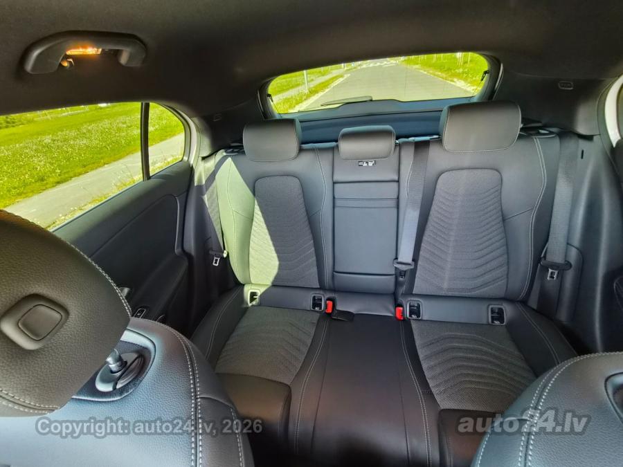 Balts Mercedes-Benz A-Class 2023 Tallina, ar dzinēja tilpumu 1.30 L un nobraukumu 19 tūkst. km par 30100 €, foto 20 vietnē AUTOMOTO.COM.LV