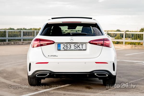 Mercedes-Benz A-Class 2023 Pērnava vietnē Balts Mercedes-Benz A-Class 2023 Pērnava, ar dzinēja tilpumu 1.30 L un nobraukumu 66 tūkst. km par 34500 €, foto 9 vietnē AUTOMOTO.COM.LV