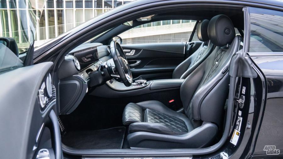 Черный Мерседес AMG E 53 2019 в Вильнюс, объемом двигателя 3.00 л и пробегом 114 тыс. км за 44950 €, фото 17 на AUTOMOTO.COM.LV
