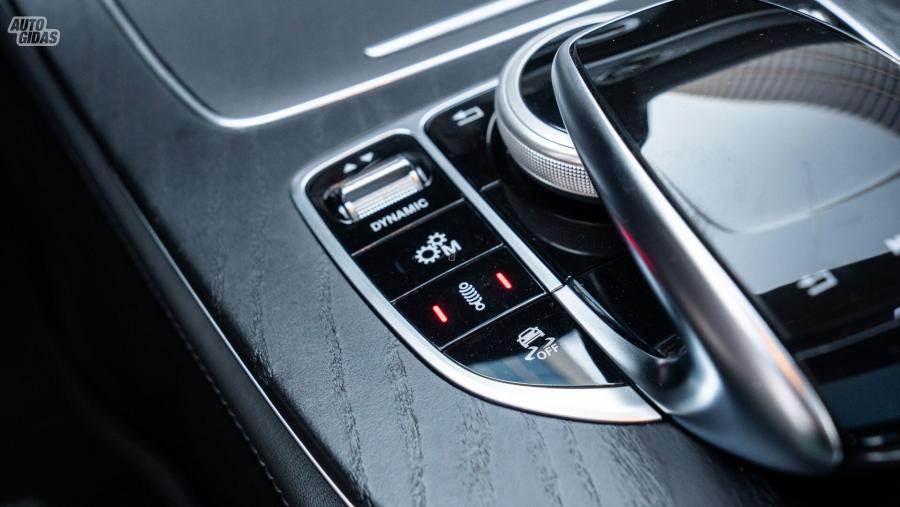 Черный Мерседес AMG E 53 2019 в Вильнюс, объемом двигателя 3.00 л и пробегом 114 тыс. км за 44950 €, фото 25 на AUTOMOTO.COM.LV