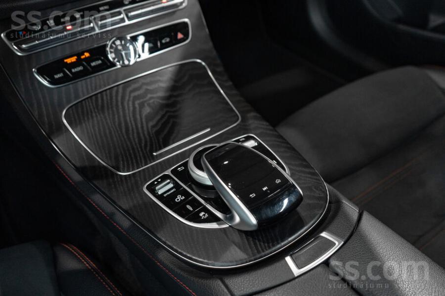 Black Mercedes-Benz amg-e-53 2019 in Riga, with an engine capacity of 3.00 L and mileage of 127 thousand km for 43500 €, photo 29 on AUTOMOTO.COM.LV