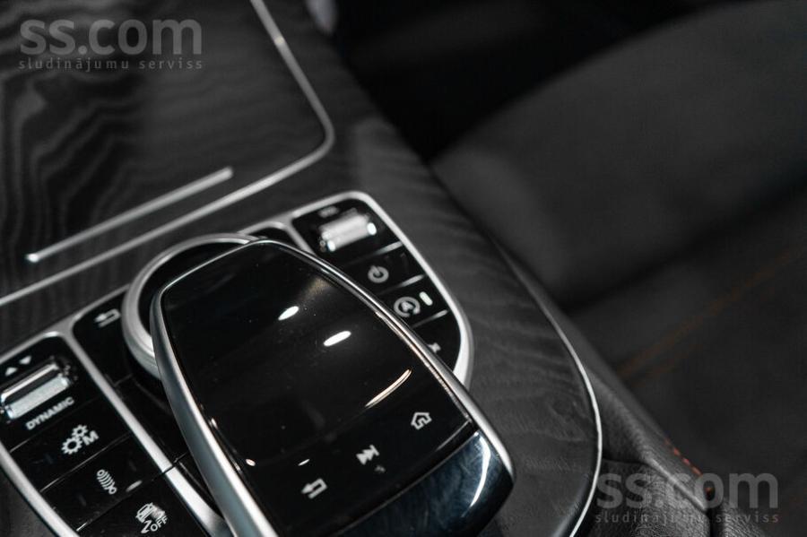 Black Mercedes-Benz amg-e-53 2019 in Riga, with an engine capacity of 3.00 L and mileage of 127 thousand km for 43500 €, photo 31 on AUTOMOTO.COM.LV