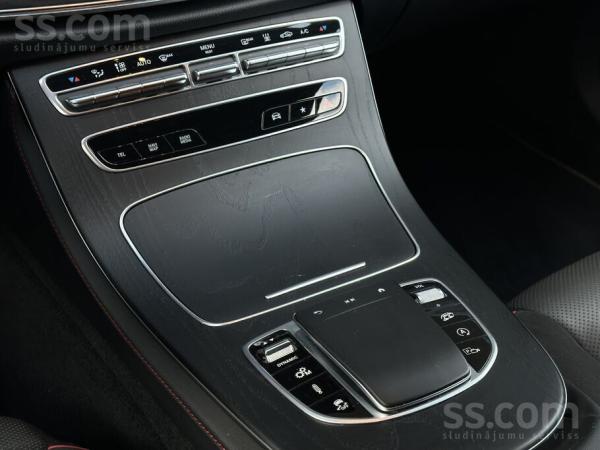 Black Mercedes-Benz amg-e-53 2021 in Riga, with an engine capacity of 3.00 L and mileage of 121 thousand km for 43490 €, photo 10 on AUTOMOTO.COM.LV