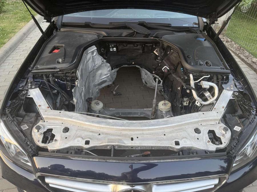 Blue Mercedes-Benz amg-e-53 2020 in Vilnius, with an engine capacity of 3.00 L and mileage of 35 thousand km for 14500 €, photo 9 on AUTOMOTO.COM.LV