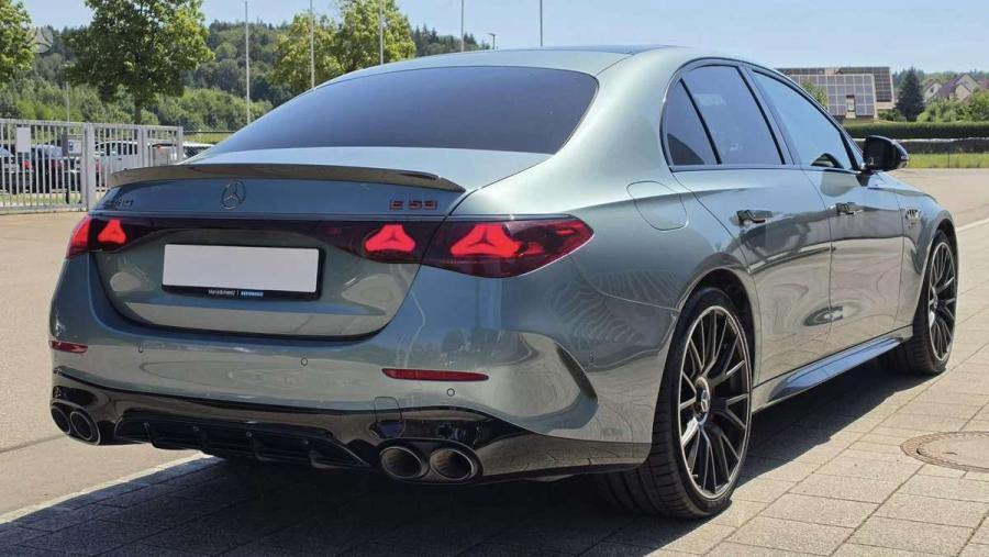Green Mercedes-Benz amg-e-53 2025 in Vilnius, with an engine capacity of 3.00 L and mileage of 37 thousand km for 88888 €, photo 5 on AUTOMOTO.COM.LV