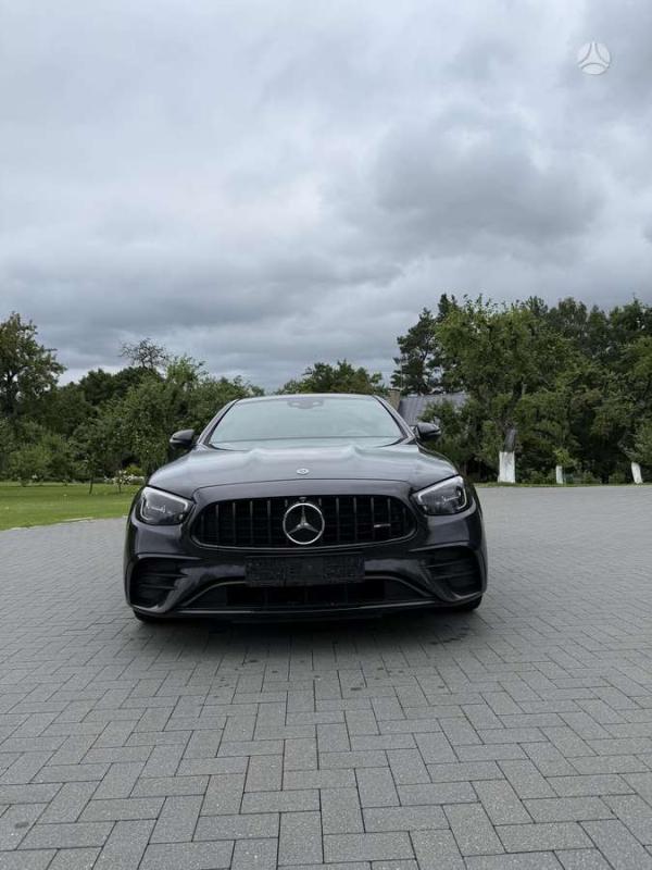 Grey Mercedes-Benz amg-e-53 2021 in Vilnius, with an engine capacity of 3.00 L and mileage of 73 thousand km for 63000 €, photo 3 on AUTOMOTO.COM.LV