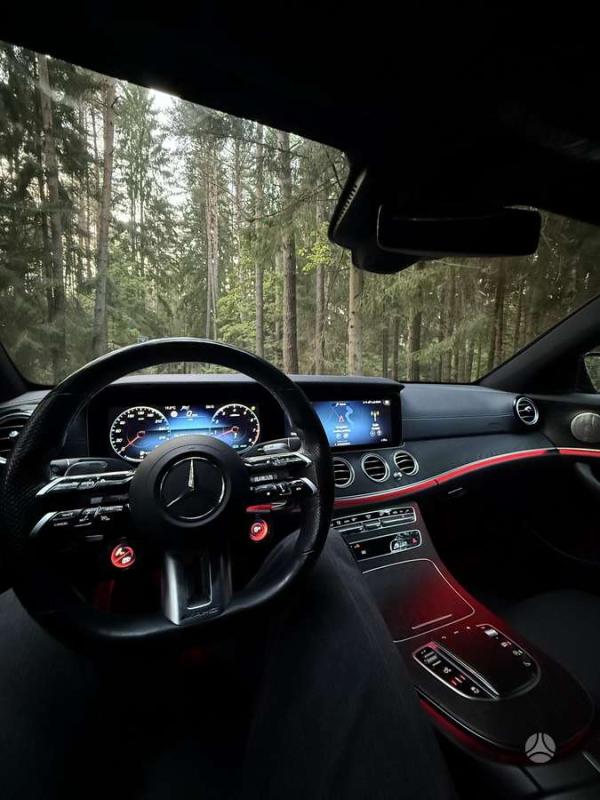 Grey Mercedes-Benz amg-e-53 2021 in Vilnius, with an engine capacity of 3.00 L and mileage of 73 thousand km for 63000 €, photo 8 on AUTOMOTO.COM.LV