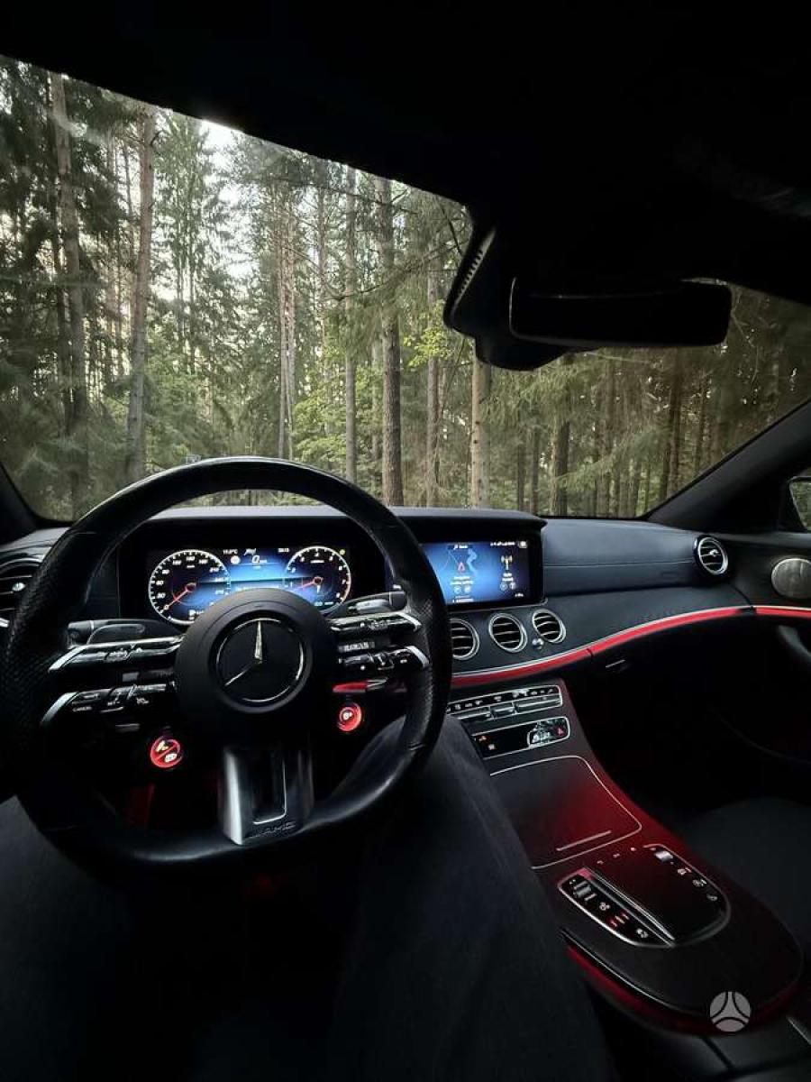 Grey Mercedes-Benz amg-e-53 2021 in Vilnius, with an engine capacity of 3.00 L and mileage of 73 thousand km for 63000 €, photo 8 on AUTOMOTO.COM.LV