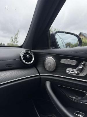 Grey Mercedes-Benz amg-e-53 2021 in Vilnius, with an engine capacity of 3.00 L and mileage of 73 thousand km for 63000 €, photo 16 on AUTOMOTO.COM.LV