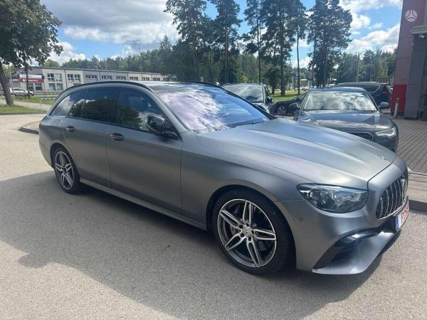 Pelēks Mercedes-Benz amg-e-53 2019 Viļņa, ar dzinēja tilpumu 0.00 L un nobraukumu 28 tūkst. km par 44800 €, foto 2 vietnē AUTOMOTO.COM.LV
