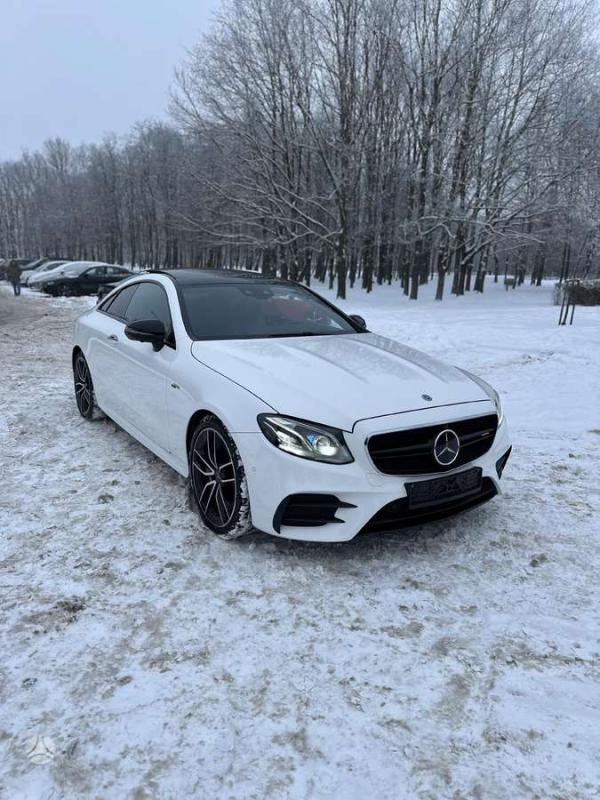 Белый Мерседес AMG E 53 2019 в Каунас, объемом двигателя 3.00 л и пробегом 54 тыс. км за 48700 €, фото 2 на AUTOMOTO.COM.LV