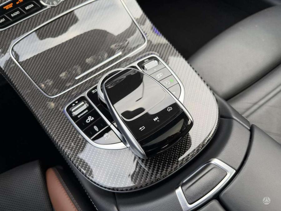 Balts Mercedes-Benz amg-e-53 2019 Palanga, ar dzinēja tilpumu 3.00 L un nobraukumu 63 tūkst. km par 45000 €, foto 18 vietnē AUTOMOTO.COM.LV