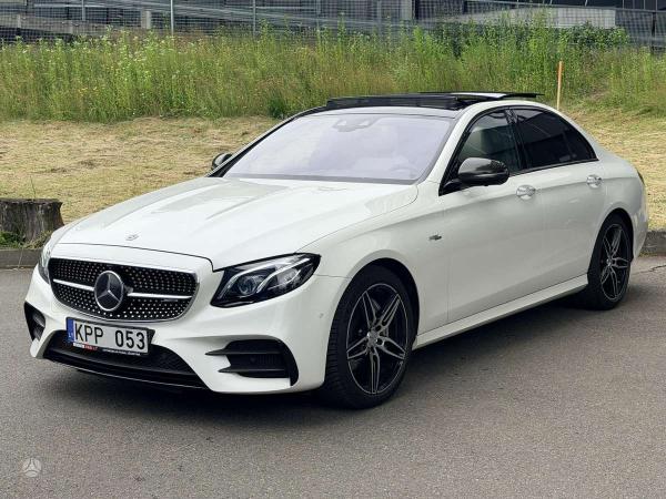 Белый Мерседес AMG E 53 2018 в Вильнюс, объемом двигателя 3.00 л и пробегом 103 тыс. км за 34990 €, фото 1 на AUTOMOTO.COM.LV