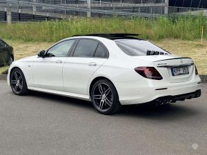 Белый Мерседес AMG E 53 2018 в Вильнюс, объемом двигателя 3.00 л и пробегом 103 тыс. км за 34990 €, фото 4 на AUTOMOTO.COM.LV