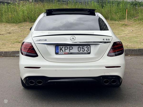 Белый Мерседес AMG E 53 2018 в Вильнюс, объемом двигателя 3.00 л и пробегом 103 тыс. км за 34990 €, фото 6 на AUTOMOTO.COM.LV