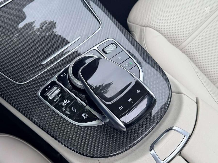 Белый Мерседес AMG E 53 2018 в Вильнюс, объемом двигателя 3.00 л и пробегом 103 тыс. км за 34990 €, фото 25 на AUTOMOTO.COM.LV