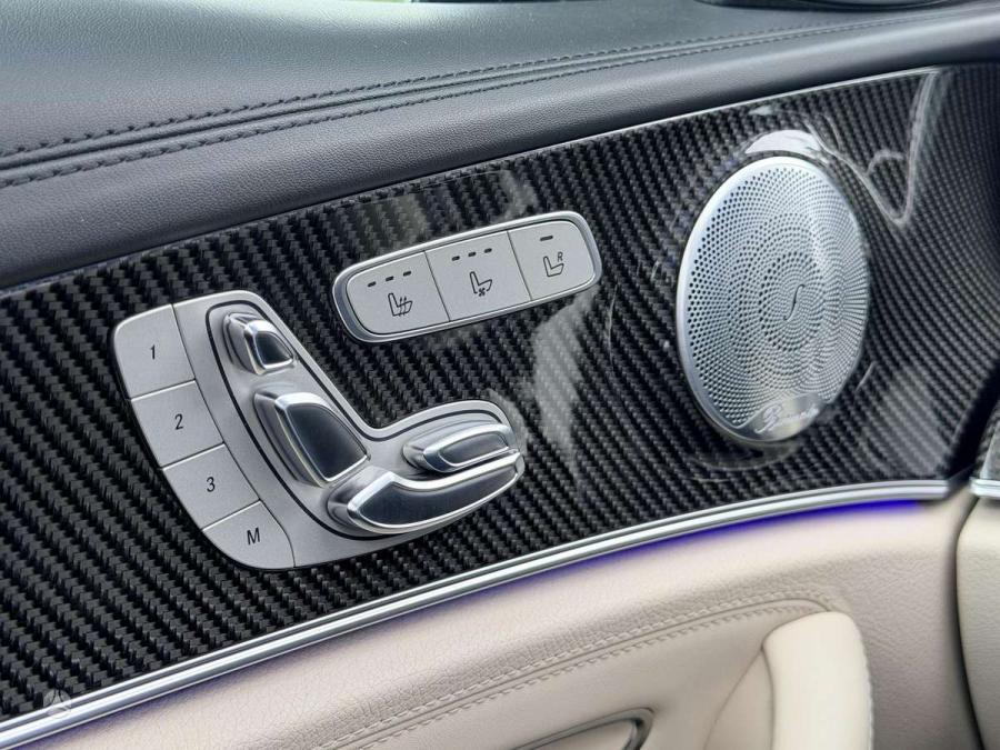 Белый Мерседес AMG E 53 2018 в Вильнюс, объемом двигателя 3.00 л и пробегом 103 тыс. км за 34990 €, фото 27 на AUTOMOTO.COM.LV