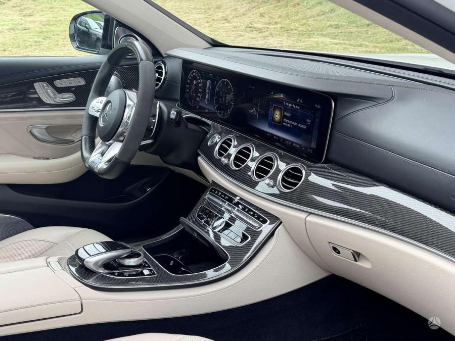 Белый Мерседес AMG E 53 2018 в Вильнюс, объемом двигателя 3.00 л и пробегом 103 тыс. км за 34990 €, фото 29 на AUTOMOTO.COM.LV