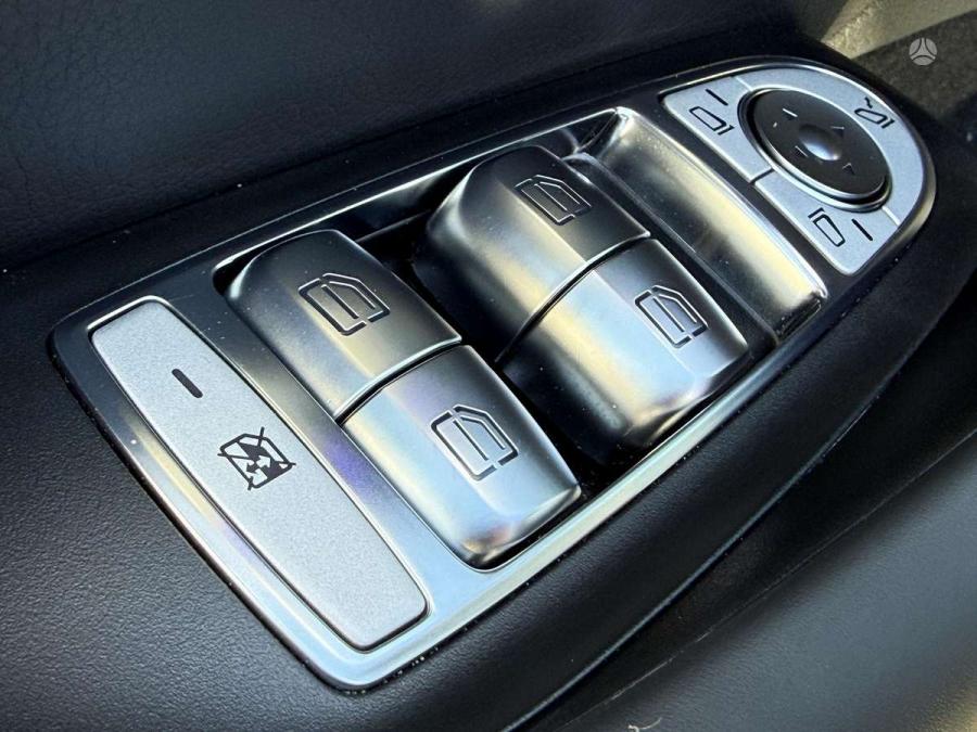 Melns Mercedes-Benz amg-gt 2024 Klaipėda, ar dzinēja tilpumu 3.00 L un nobraukumu 29 tūkst. km par 84900 €, foto 19 vietnē AUTOMOTO.COM.LV