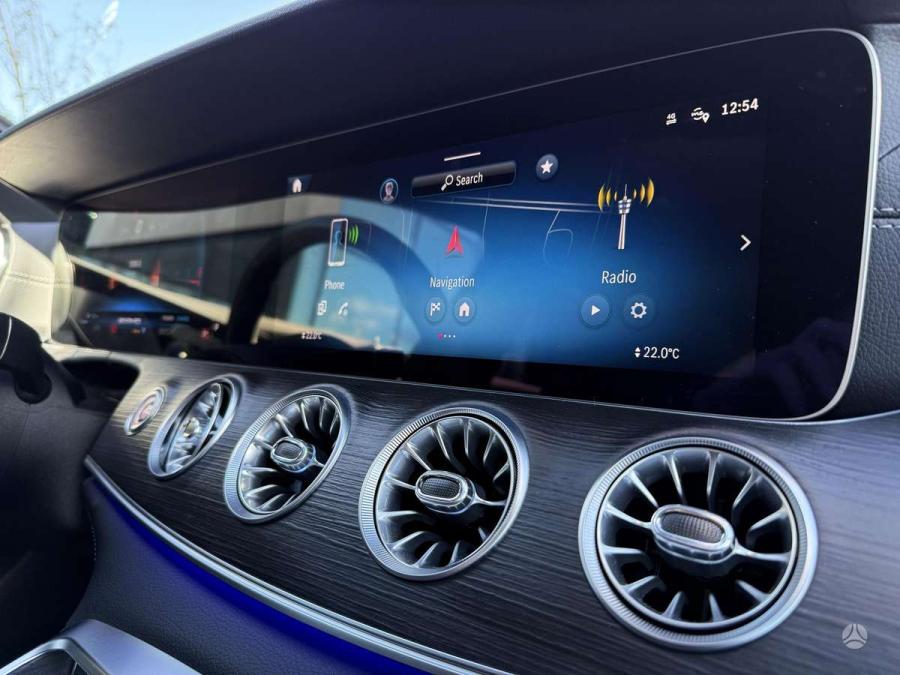 Melns Mercedes-Benz amg-gt 2024 Klaipėda, ar dzinēja tilpumu 3.00 L un nobraukumu 29 tūkst. km par 84900 €, foto 24 vietnē AUTOMOTO.COM.LV