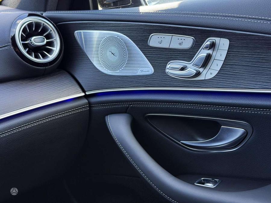 Melns Mercedes-Benz amg-gt 2024 Klaipėda, ar dzinēja tilpumu 3.00 L un nobraukumu 29 tūkst. km par 84900 €, foto 26 vietnē AUTOMOTO.COM.LV