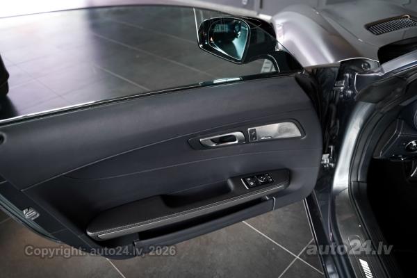 Grey Mercedes-Benz amg-gt 2016 in Tallinn, with an engine capacity of 4.00 L and mileage of 123 thousand km for 67900 €, photo 8 on AUTOMOTO.COM.LV
