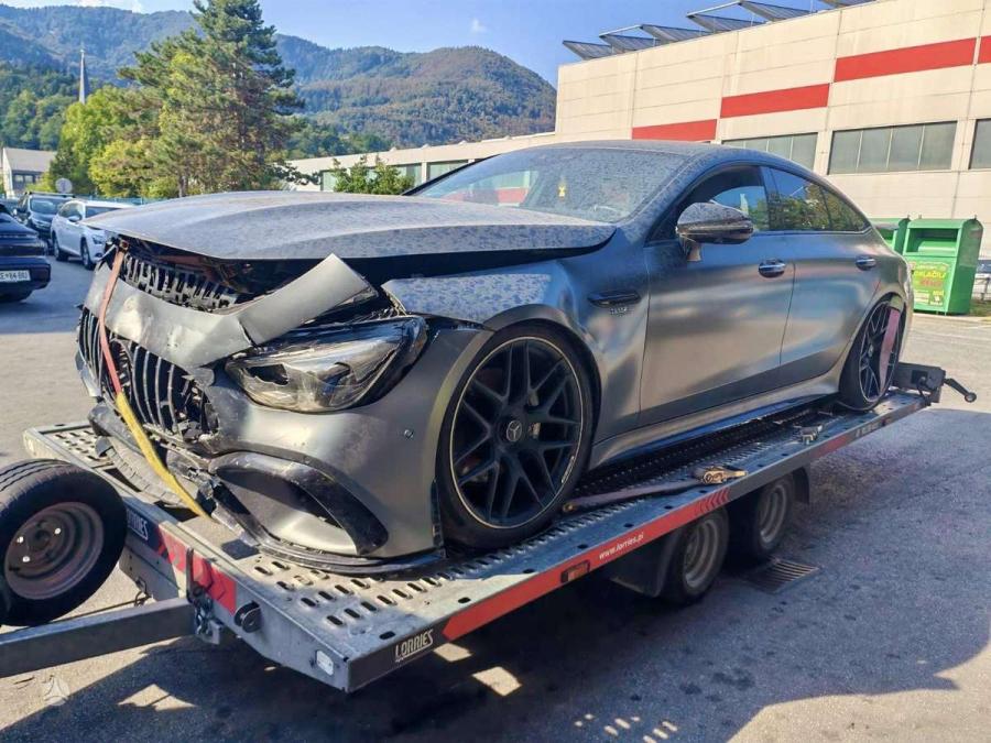 Grey Mercedes-Benz amg-gt 2019 in Marijampole, with an engine capacity of 3.00 L and mileage of 77 thousand km for 28350 €, photo 8 on AUTOMOTO.COM.LV