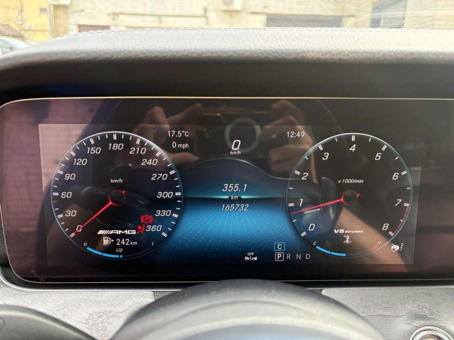 Grey Mercedes-Benz amg-gt 2019 in Kaunas, with an engine capacity of 3.98 L and mileage of 166 thousand km for 35500 €, photo 20 on AUTOMOTO.COM.LV
