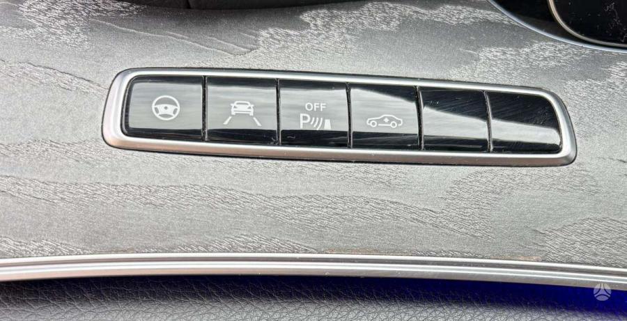 Grey Mercedes-Benz amg-gt 2019 in Kaunas, with an engine capacity of 3.98 L and mileage of 166 thousand km for 35500 €, photo 21 on AUTOMOTO.COM.LV