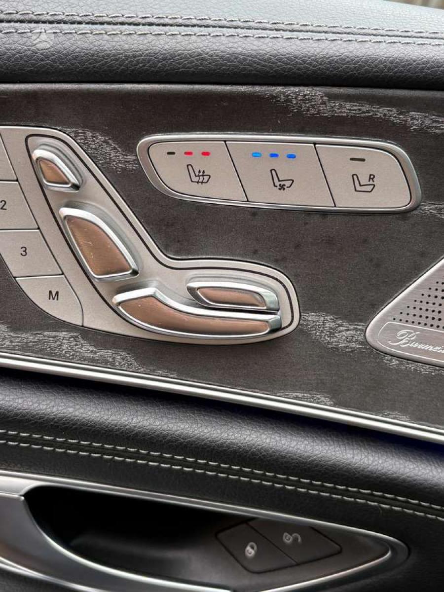 Grey Mercedes-Benz amg-gt 2019 in Kaunas, with an engine capacity of 3.98 L and mileage of 166 thousand km for 35500 €, photo 25 on AUTOMOTO.COM.LV