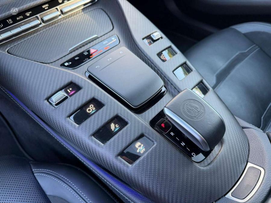 Pelēks Mercedes-Benz amg-gt 2021 Kauņa, ar dzinēja tilpumu 3.98 L un nobraukumu 99 tūkst. km par 48800 €, foto 28 vietnē AUTOMOTO.COM.LV