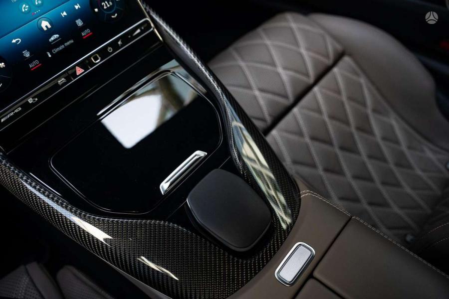 Grey Mercedes-Benz amg-gt 2024 in Vilnius, with an engine capacity of 3.98 L and mileage of 17 thousand km for 167900 €, photo 32 on AUTOMOTO.COM.LV