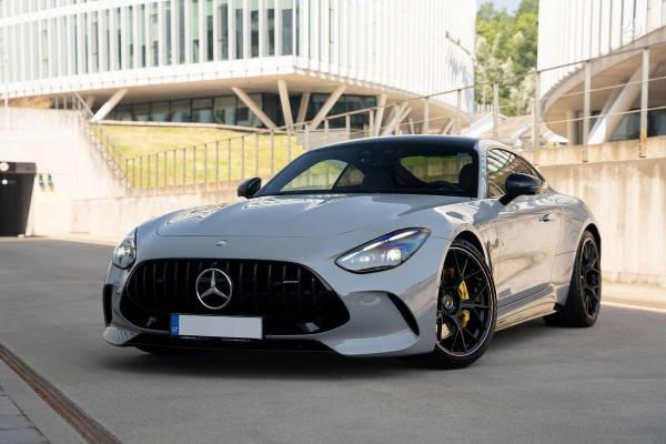 Серый Мерседес AMG GT 2024 в Вильнюс, объемом двигателя 3.98 л и пробегом 17 тыс. км за 162900 €, фото 10 на AUTOMOTO.COM.LV