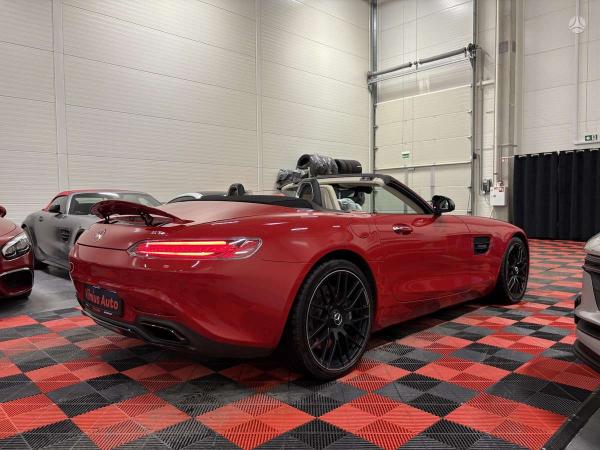 Red Mercedes-Benz amg-gt 2018 in Vilnius, with an engine capacity of 4.00 L and mileage of 64 thousand km for 89990 €, photo 4 on AUTOMOTO.COM.LV