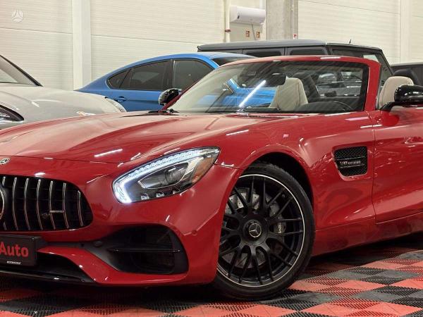Red Mercedes-Benz amg-gt 2018 in Vilnius, with an engine capacity of 4.00 L and mileage of 64 thousand km for 89990 €, photo 7 on AUTOMOTO.COM.LV