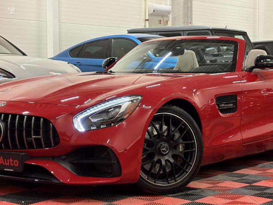 Red Mercedes-Benz amg-gt 2018 in Vilnius, with an engine capacity of 4.00 L and mileage of 64 thousand km for 89990 €, photo 7 on AUTOMOTO.COM.LV