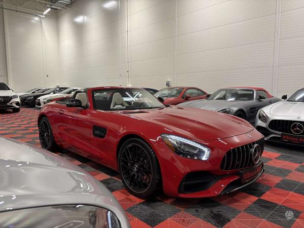 Red Mercedes-Benz amg-gt 2018 in Vilnius, with an engine capacity of 4.00 L and mileage of 64 thousand km for 77999 €, photo 3 on AUTOMOTO.COM.LV