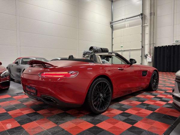 Red Mercedes-Benz amg-gt 2018 in Vilnius, with an engine capacity of 4.00 L and mileage of 64 thousand km for 77999 €, photo 4 on AUTOMOTO.COM.LV