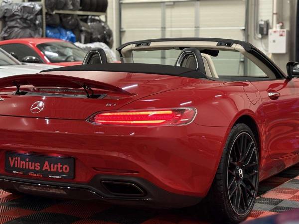 Red Mercedes-Benz amg-gt 2018 in Vilnius, with an engine capacity of 4.00 L and mileage of 64 thousand km for 77999 €, photo 8 on AUTOMOTO.COM.LV