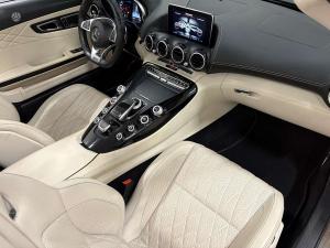Красный Мерседес AMG GT 2018 в Вильнюс, объемом двигателя 4.00 л и пробегом 64 тыс. км за 77999 €, фото 17 на AUTOMOTO.COM.LV