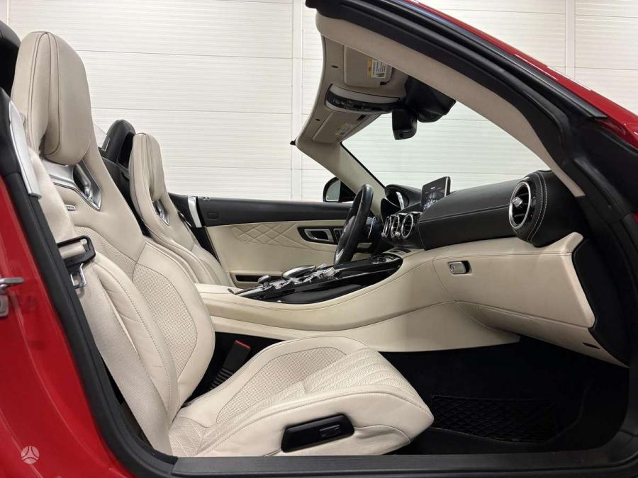 Красный Мерседес AMG GT 2018 в Вильнюс, объемом двигателя 4.00 л и пробегом 64 тыс. км за 77999 €, фото 18 на AUTOMOTO.COM.LV