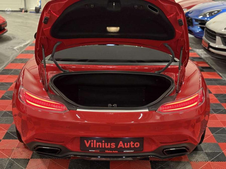 Красный Мерседес AMG GT 2018 в Вильнюс, объемом двигателя 4.00 л и пробегом 64 тыс. км за 77999 €, фото 31 на AUTOMOTO.COM.LV