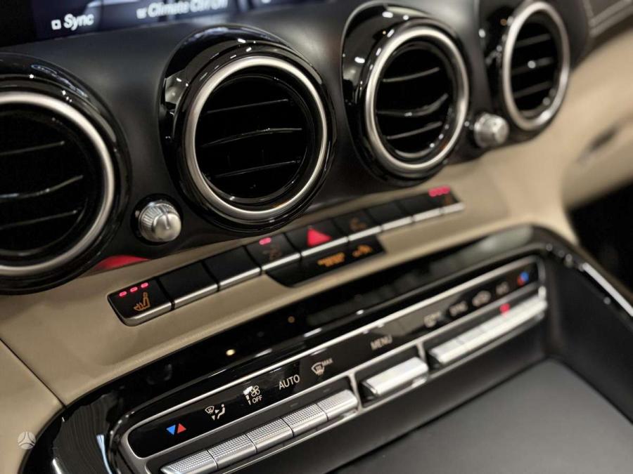 Red Mercedes-Benz amg-gt 2018 in Vilnius, with an engine capacity of 4.00 L and mileage of 64 thousand km for 71999 €, photo 26 on AUTOMOTO.COM.LV