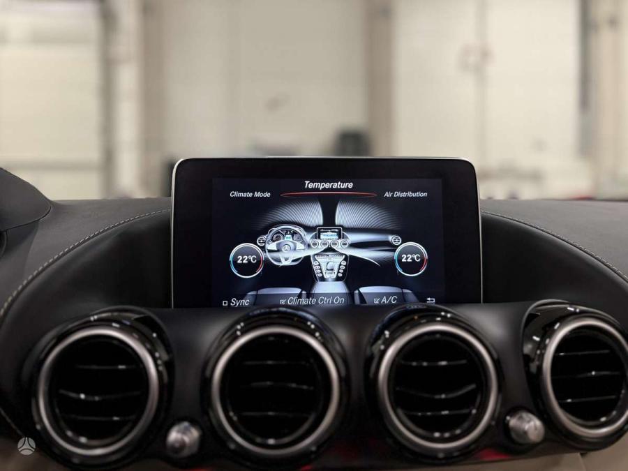 Red Mercedes-Benz amg-gt 2018 in Vilnius, with an engine capacity of 4.00 L and mileage of 64 thousand km for 71999 €, photo 27 on AUTOMOTO.COM.LV