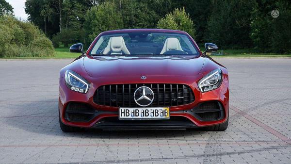 Мерседес AMG GT 2019 в Плунге на AUTOMOTO.COM.LV Красный Мерседес AMG GT 2019 в Плунге, объемом двигателя 3.98 л и пробегом 55 тыс. км за 77000 €, фото 4 на AUTOMOTO.COM.LV