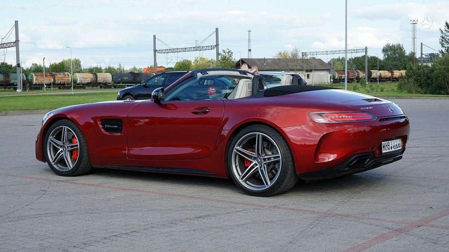 Красный Мерседес AMG GT 2019 в Плунге, объемом двигателя 3.98 л и пробегом 55 тыс. км за 77000 €, фото 8 на AUTOMOTO.COM.LV