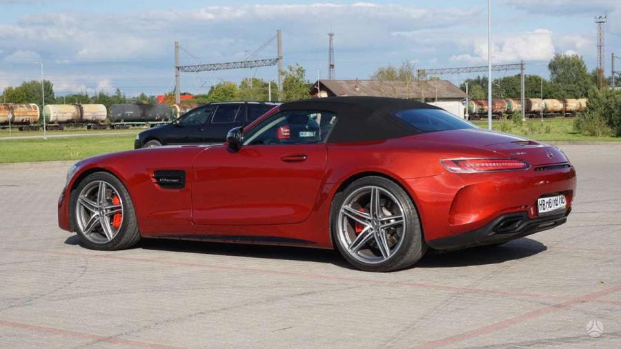 Красный Мерседес AMG GT 2019 в Плунге, объемом двигателя 3.98 л и пробегом 55 тыс. км за 77000 €, фото 16 на AUTOMOTO.COM.LV