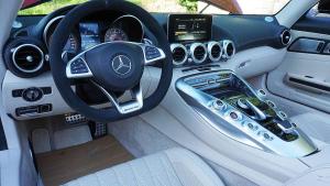 Красный Мерседес AMG GT 2019 в Плунге, объемом двигателя 3.98 л и пробегом 55 тыс. км за 77000 €, фото 28 на AUTOMOTO.COM.LV