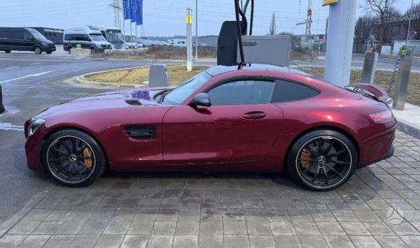 Красный Мерседес AMG GT 2016 в Каунас, объемом двигателя 3.98 л и пробегом 50 тыс. км за 77777 €, фото 2 на AUTOMOTO.COM.LV