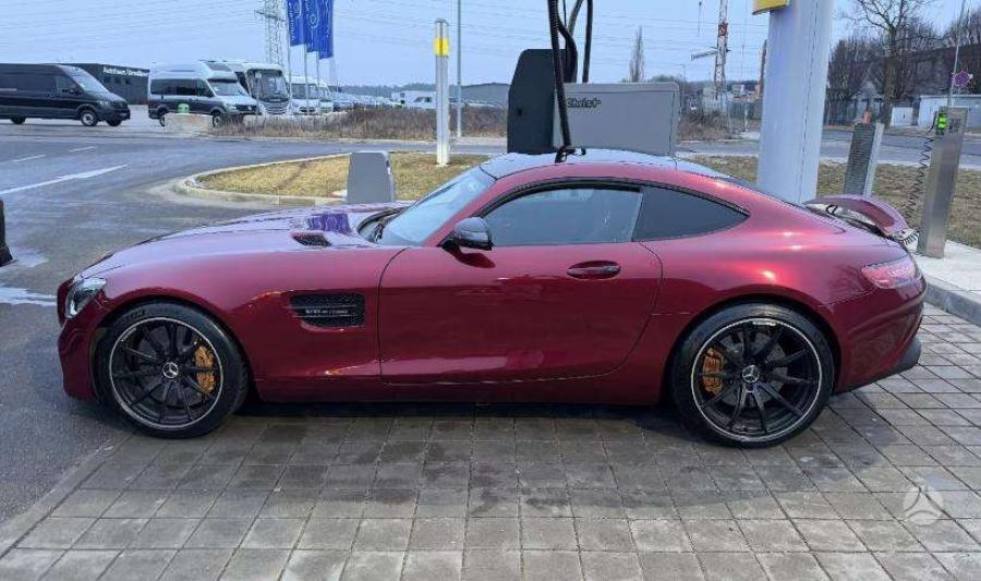 Красный Мерседес AMG GT 2016 в Каунас, объемом двигателя 3.98 л и пробегом 50 тыс. км за 77777 €, фото 2 на AUTOMOTO.COM.LV